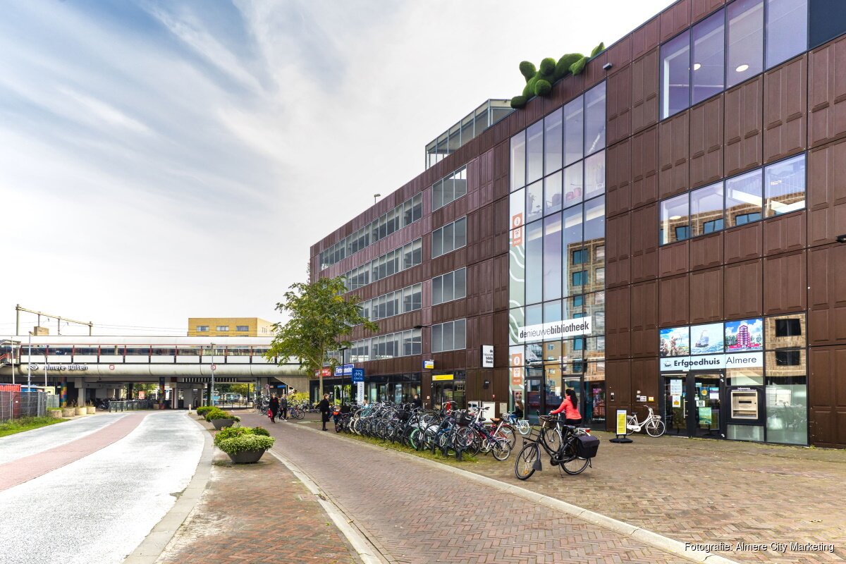 Almere Buiten heeft eigen VVV servicepunt in bibliotheek aan Baltimoreplein