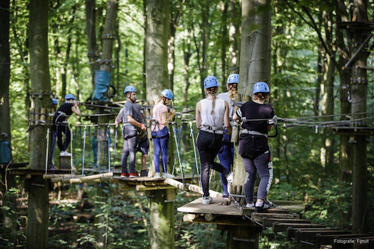 In de nacht klimmen bij Klimpark Fun Forest - Almeredagblad.nl
